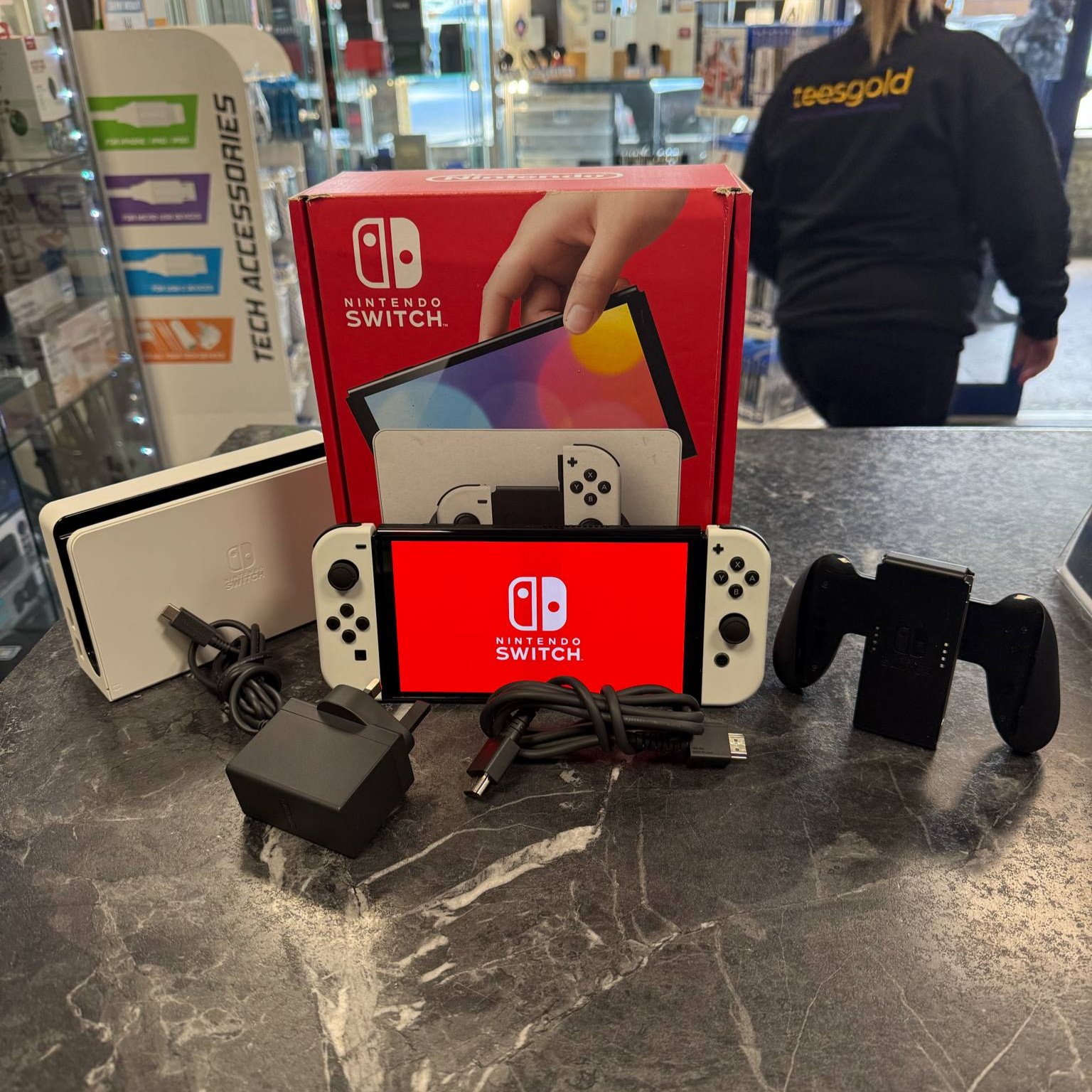 Pre-owned Nintendo Switch OLED Console - White 64GB (BOXED) - Own4Less